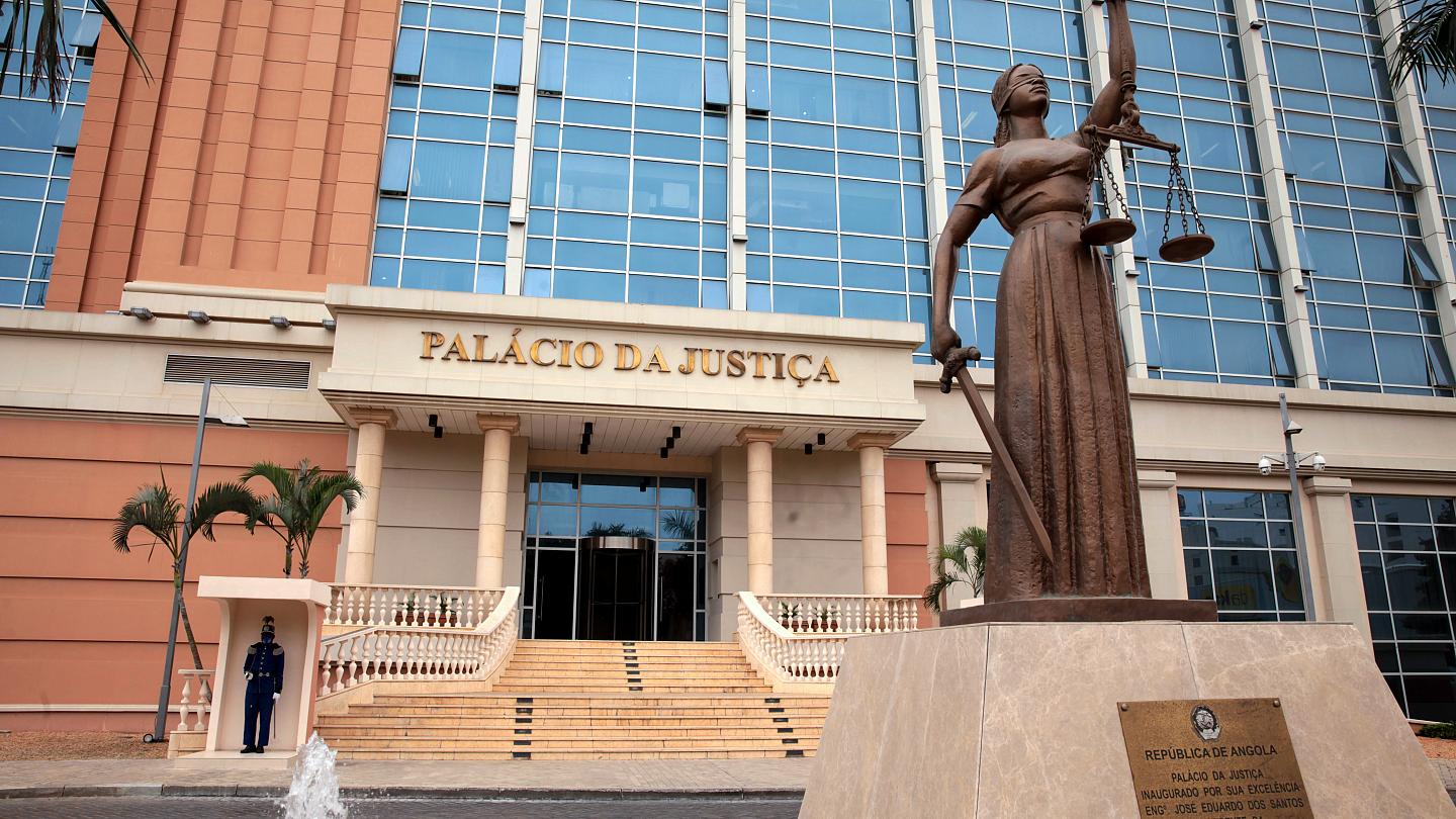 Os bloqueios e a reforma da justiça angolana - CEDESA